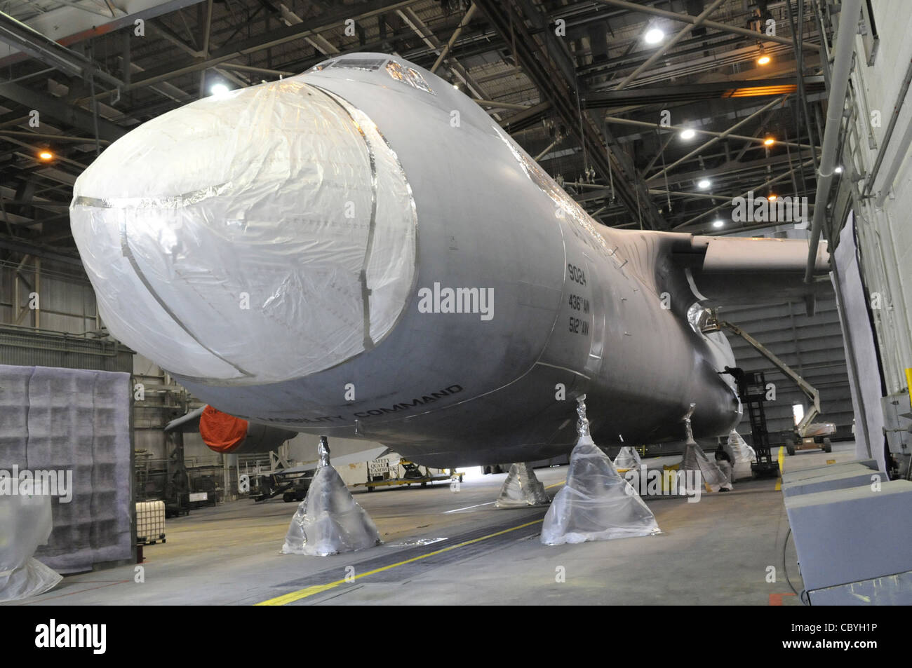 C 5m super galaxy cargo plane hi-res stock photography and images - Alamy