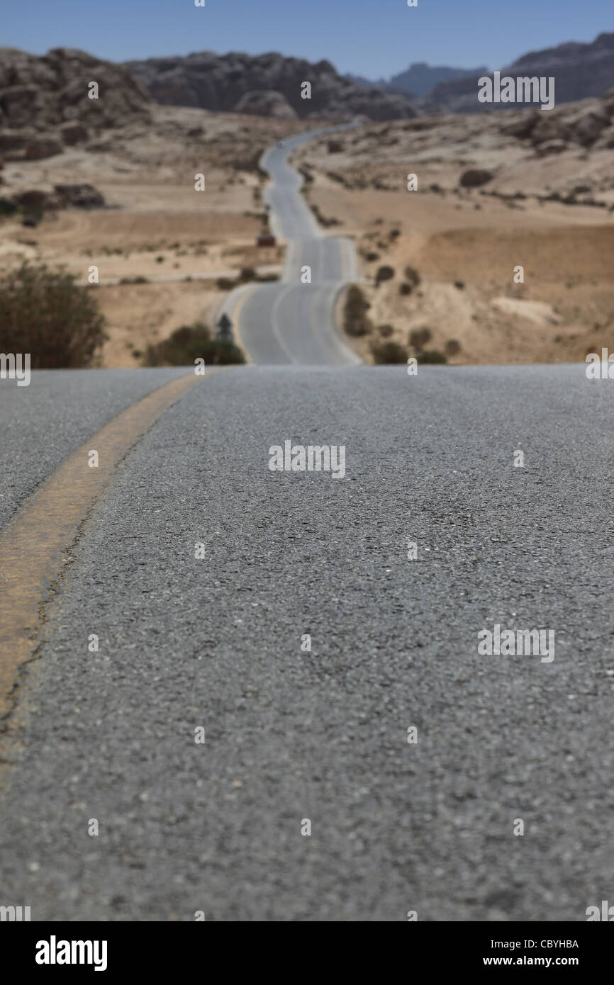 Desert highway jordan hi-res stock photography and images - Alamy