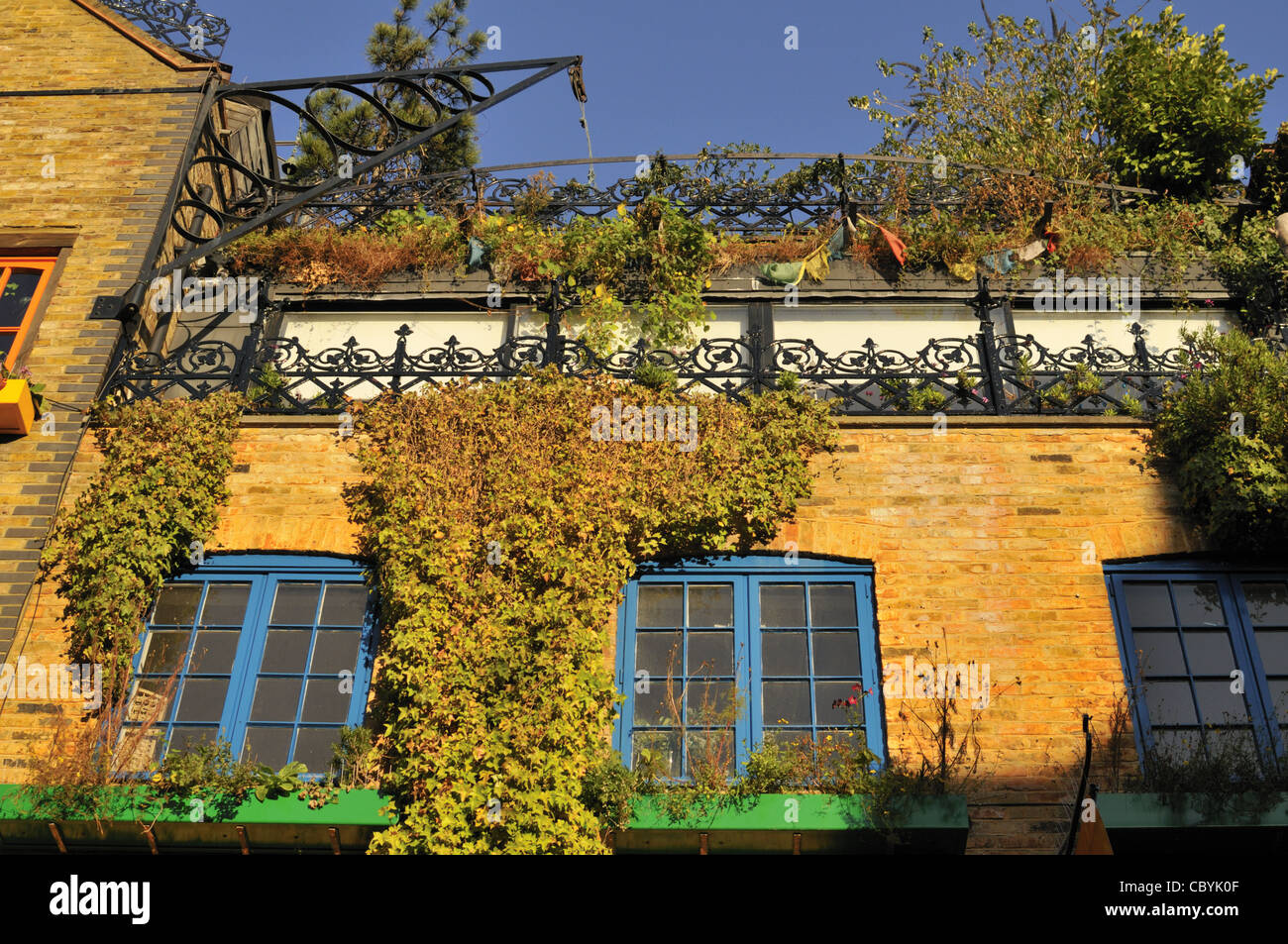 Covent garden london neals hi-res stock photography and images - Alamy