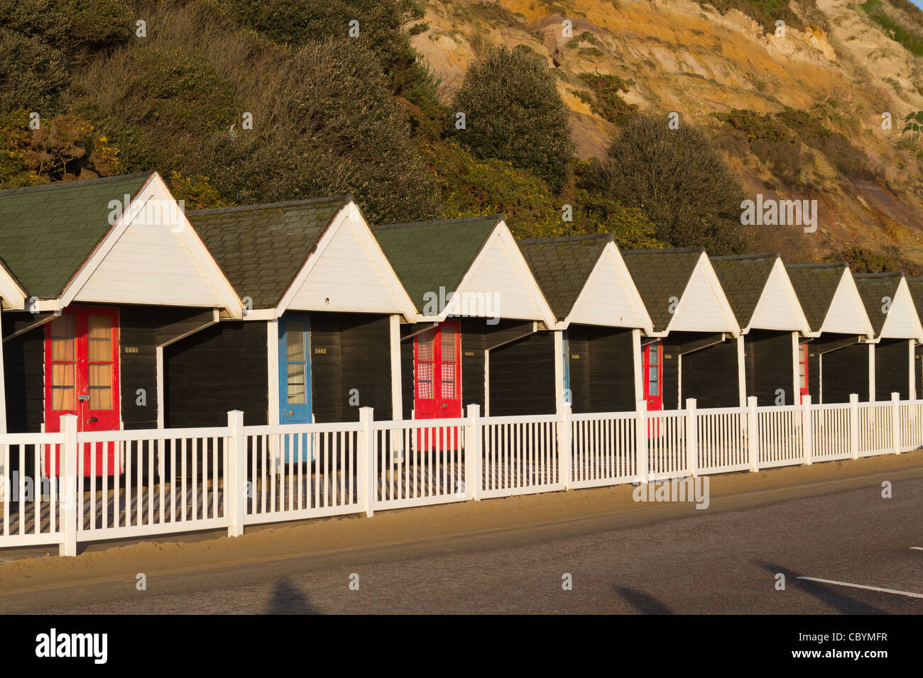 Beach huts on Bournemouth sea front Stock Photo - Alamy
