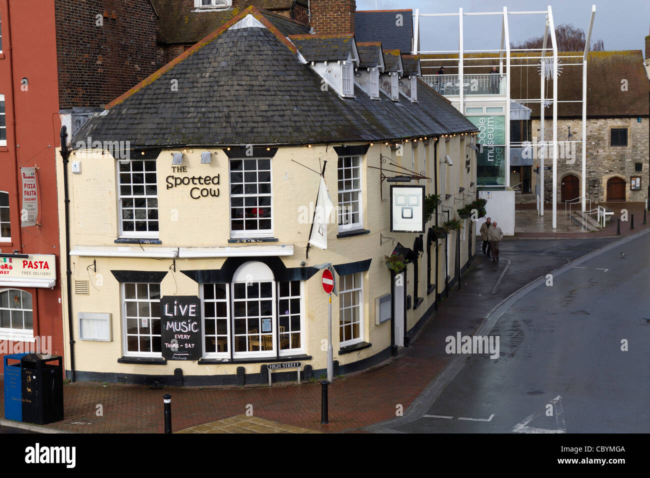 Spotted cow pub hi-res stock photography and images - Alamy