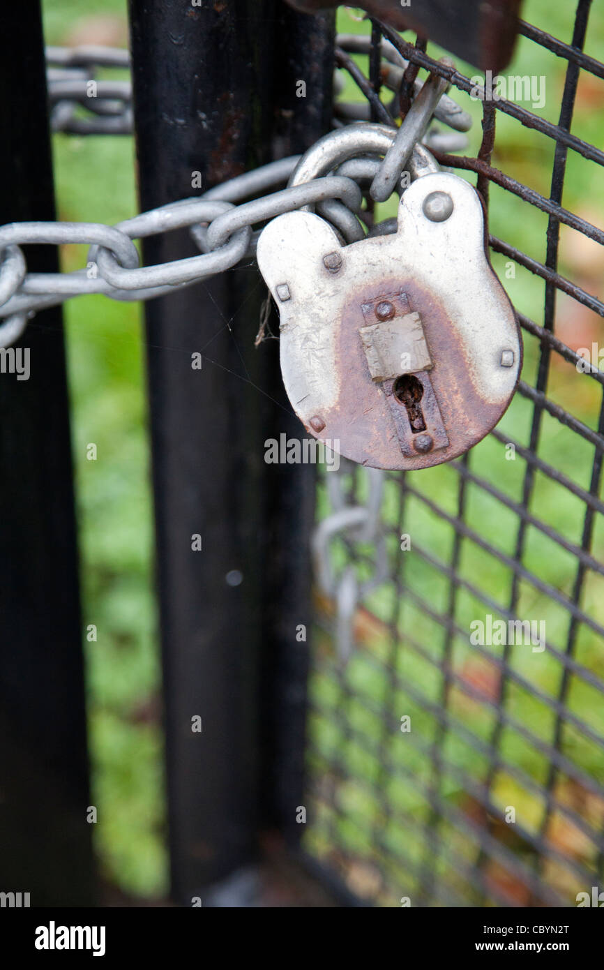 Large Padlock and chain Stock Photo - Alamy