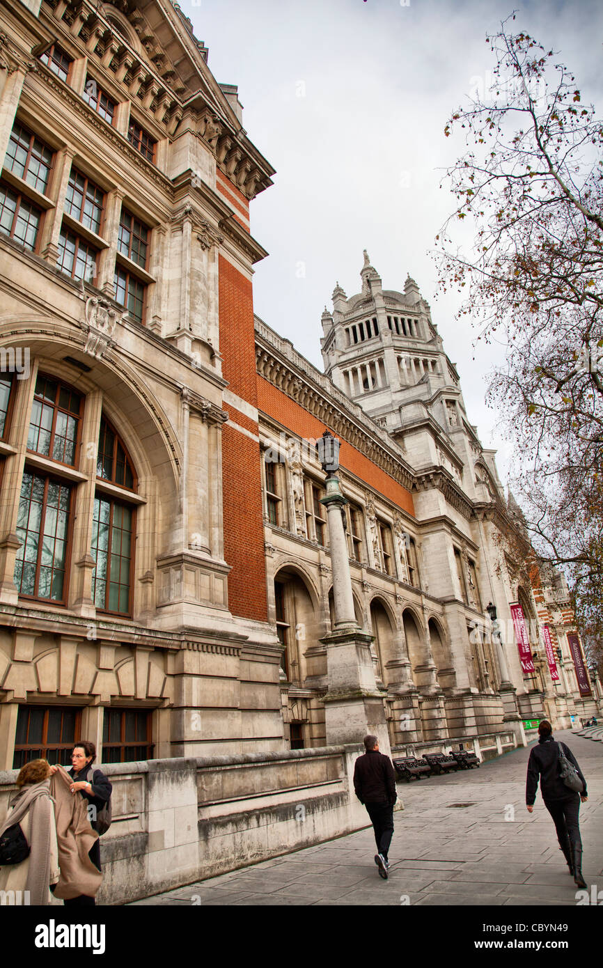 Cromwell road london sw7 hi-res stock photography and images - Alamy