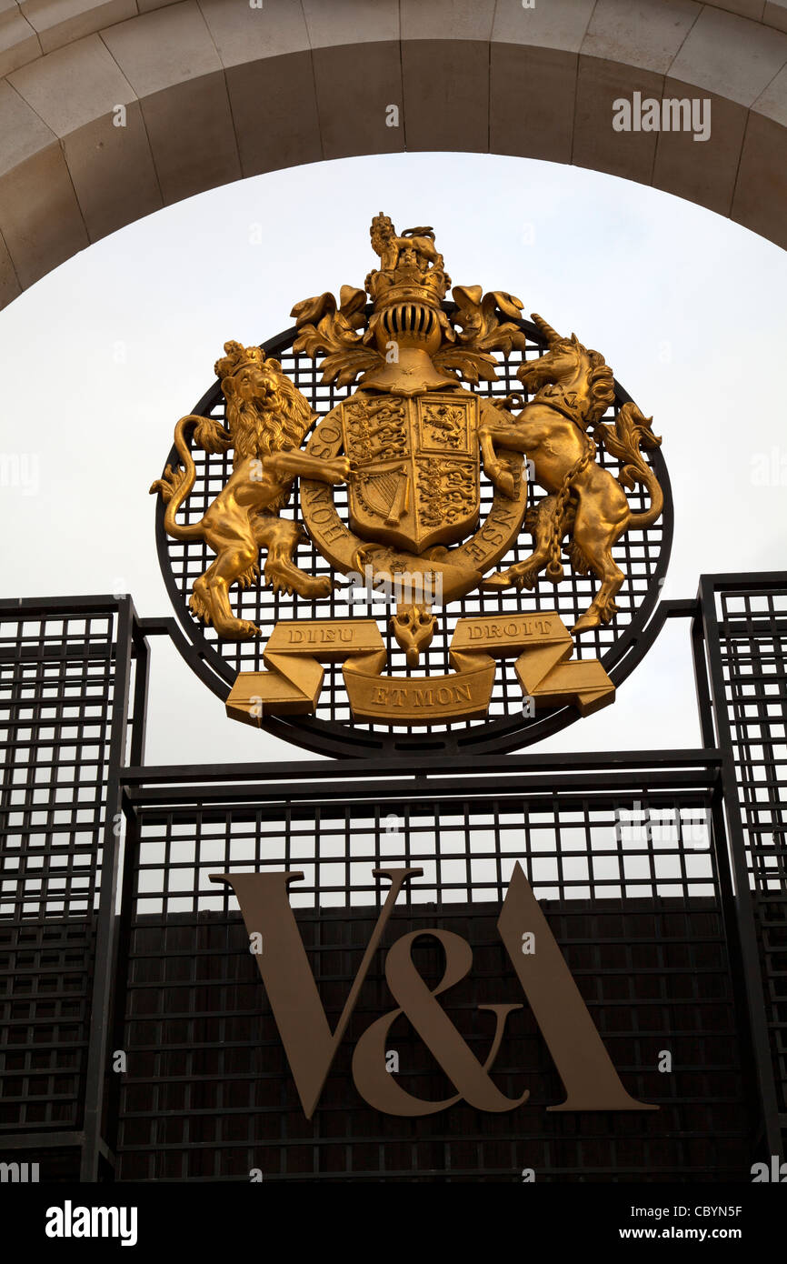 V&A sign and emblem on gate on Exhibition Rd Stock Photo - Alamy