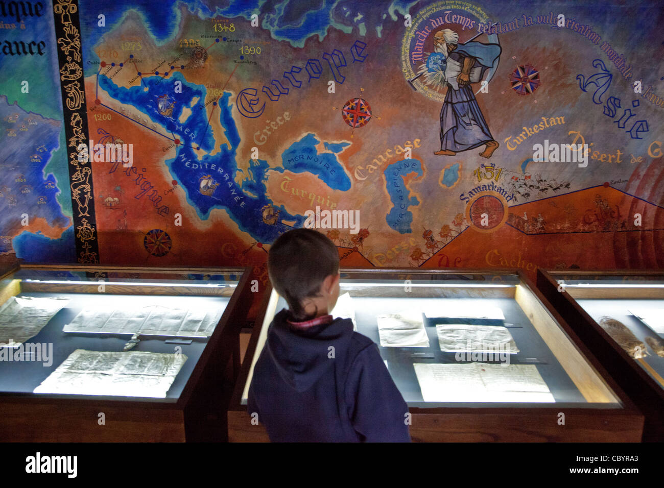 Child map museum hi-res stock photography and images - Alamy