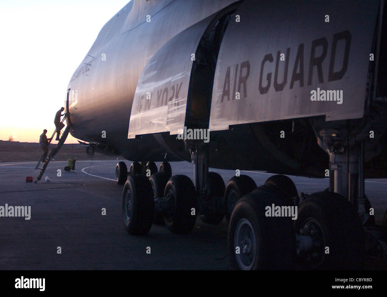 C5 cargo plane hi-res stock photography and images - Alamy