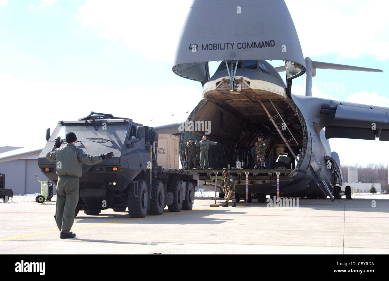 C 130 cargo loading hi-res stock photography and images - Alamy