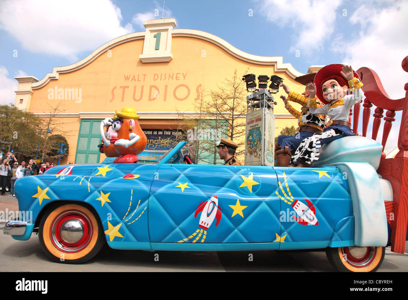 Walt disney animation studio exterior hi-res stock photography and ...