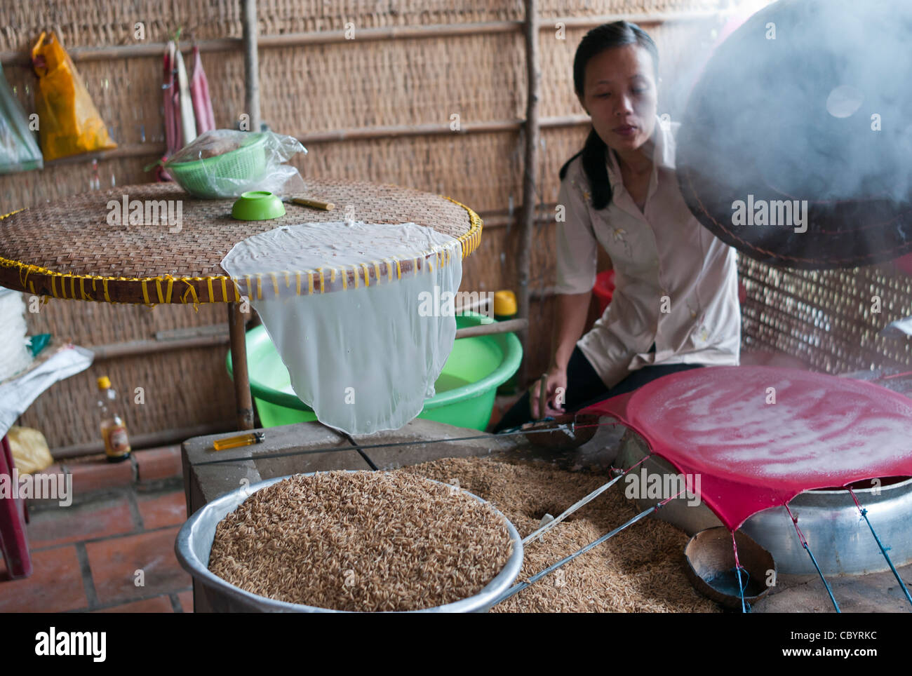 Vietnamese traditional paper hi-res stock photography and images - Alamy
