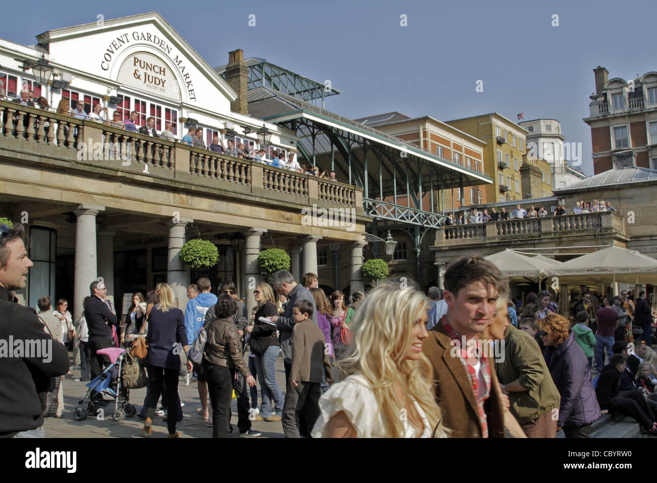 COVENT GARDEN, FORMER MARKET SQUARE TODAY HOUSING STORES AND ...