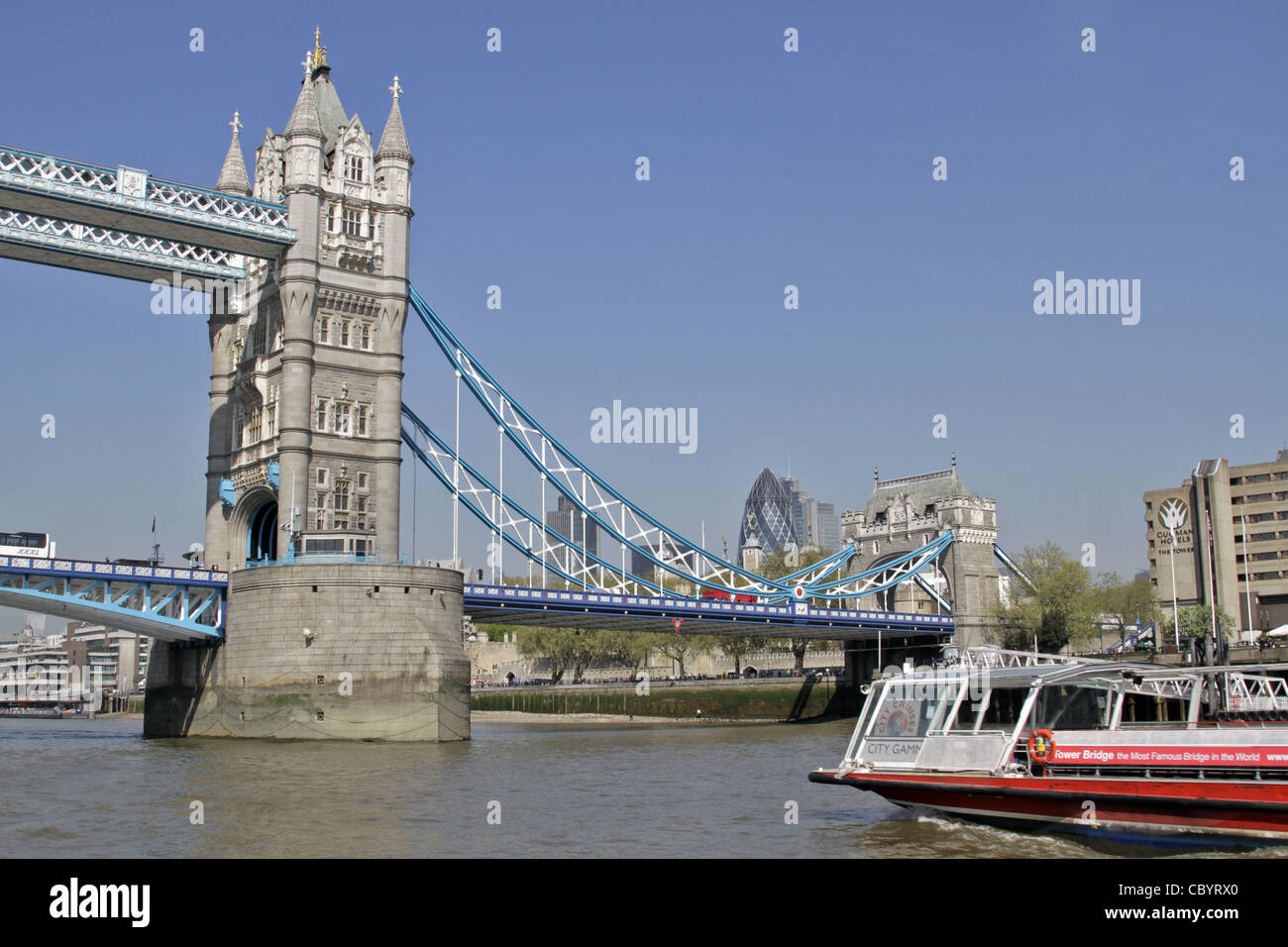 TOWER BRIDGE, DRAWBRIDGE BUILT AT THE END OF THE 19TH CENTURY AND ...