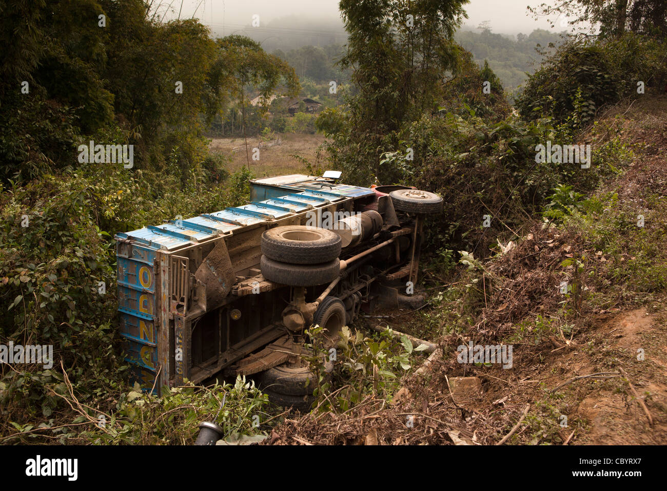 Truck crash india hi-res stock photography and images - Alamy