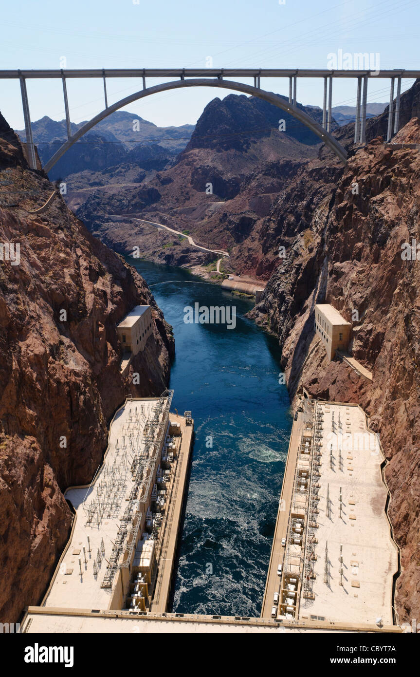 River housing complex hi-res stock photography and images - Alamy