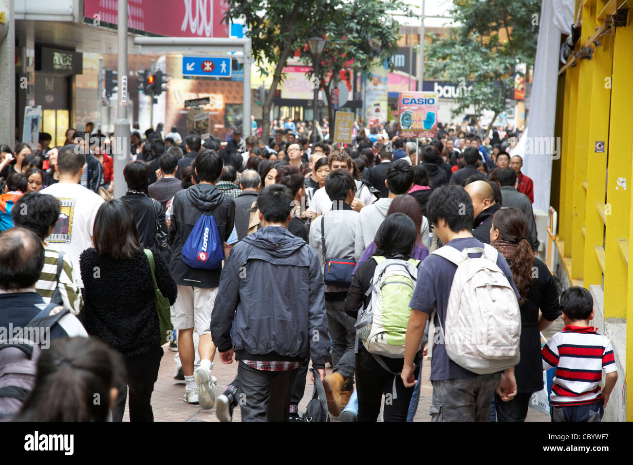 crowd of chinese shoppers walking along jardines crescent shopping ...
