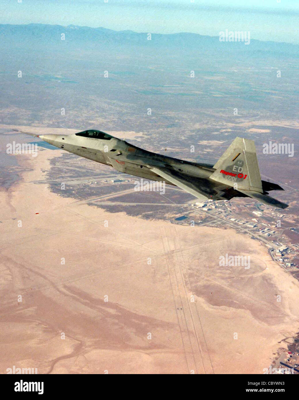 The F-22 Raptor on its first test flight at Edwards Air Force Base ...