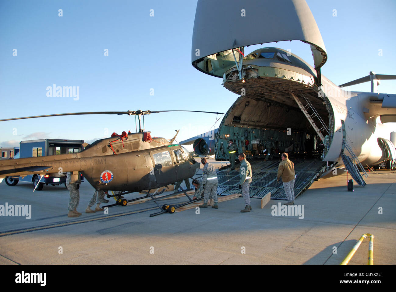 Africa airport cargo plane hi-res stock photography and images - Alamy