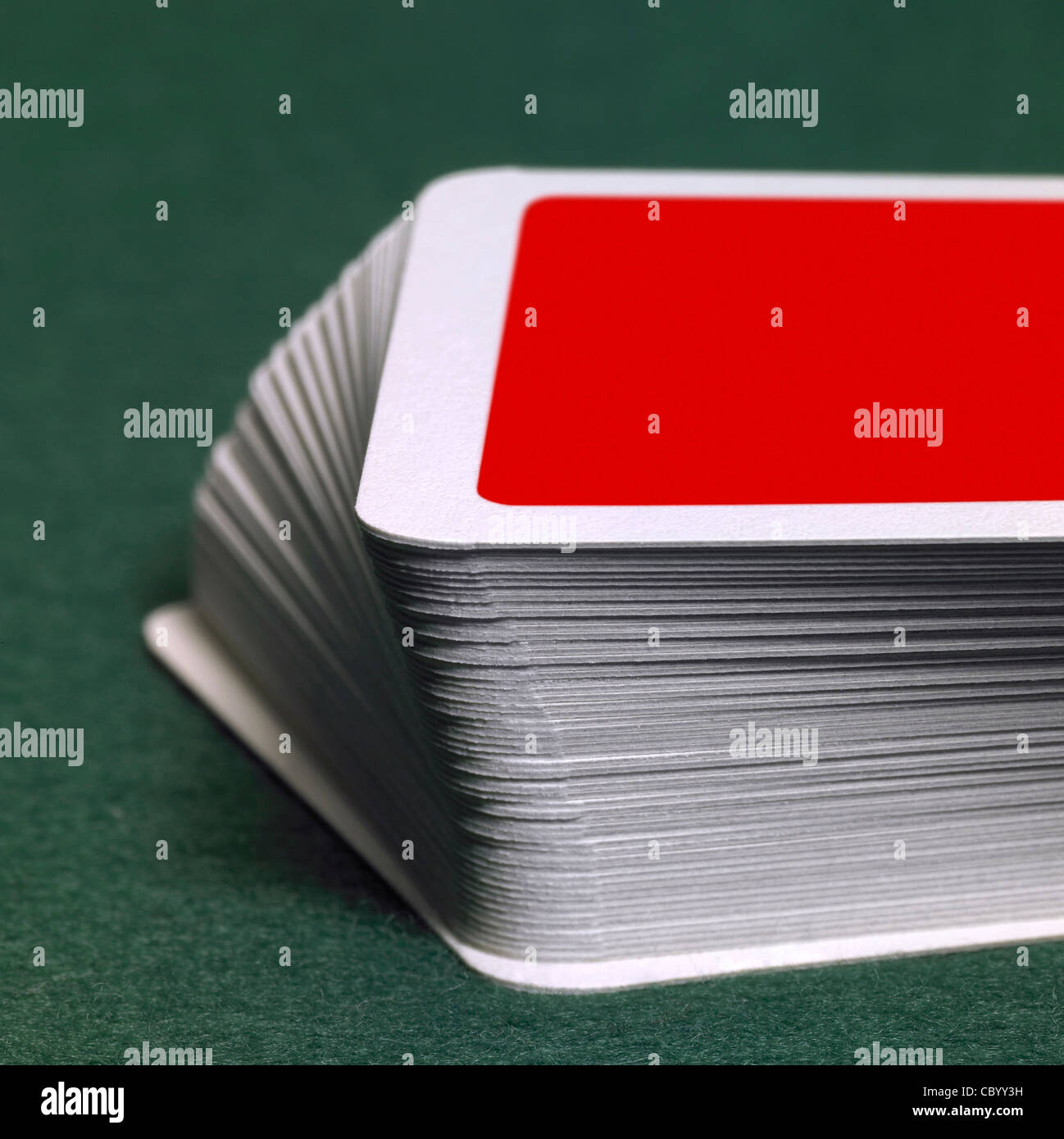 Red playing cards hi-res stock photography and images - Alamy