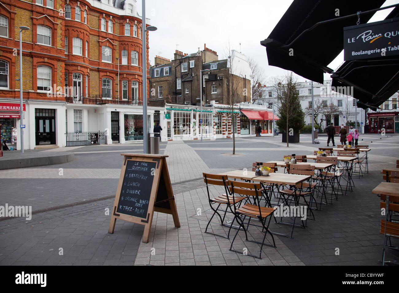 Cafes on Exhibition Rd in South Kensington Stock Photo - Alamy