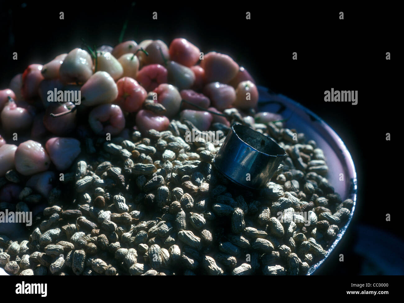 Gambia africa food groundnuts hi-res stock photography and images - Alamy