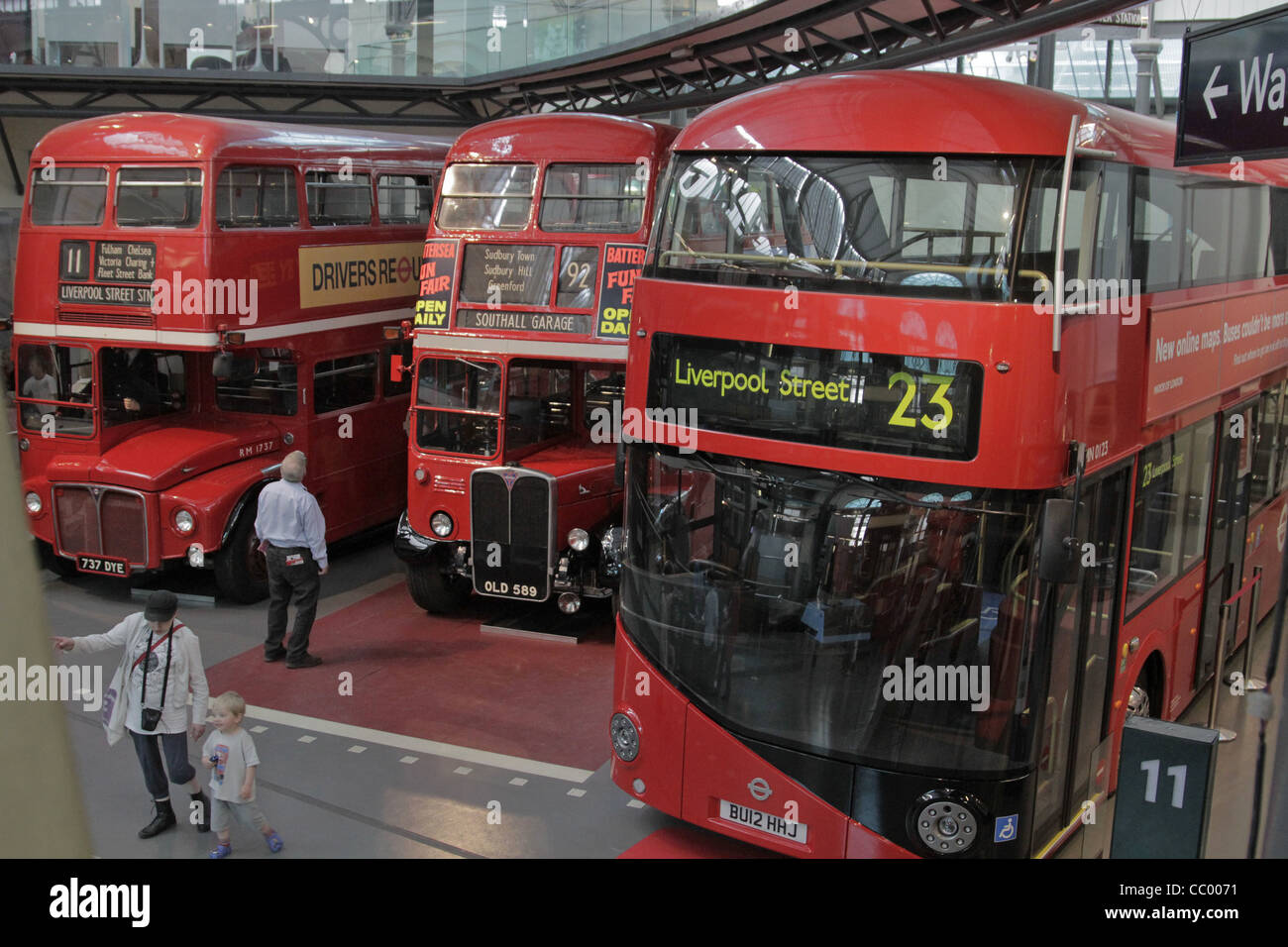 LONDON BUSSES, TRANSPORT MUSEUM OF LONDON (LT MUSEUM), COVENT GARDEN ...