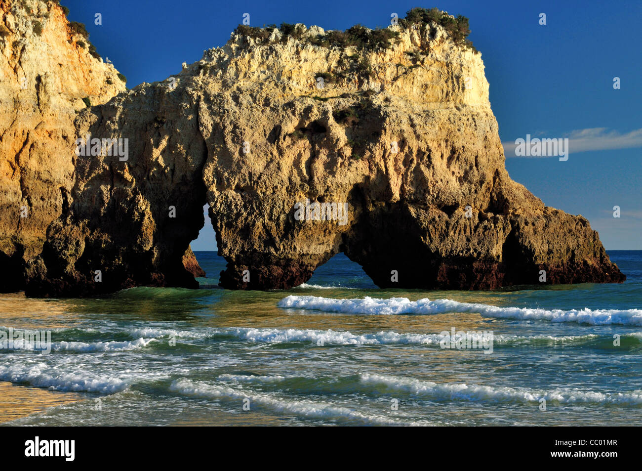 Portugal, Algarve: Rock formations at beach Prainha in Alvor Stock ...