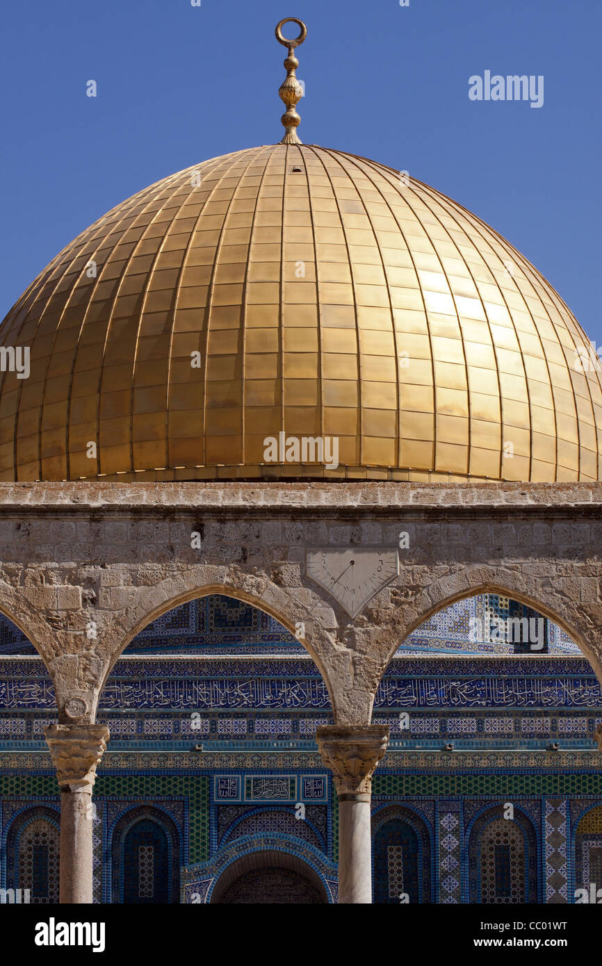 Islamic sundial hi-res stock photography and images - Alamy