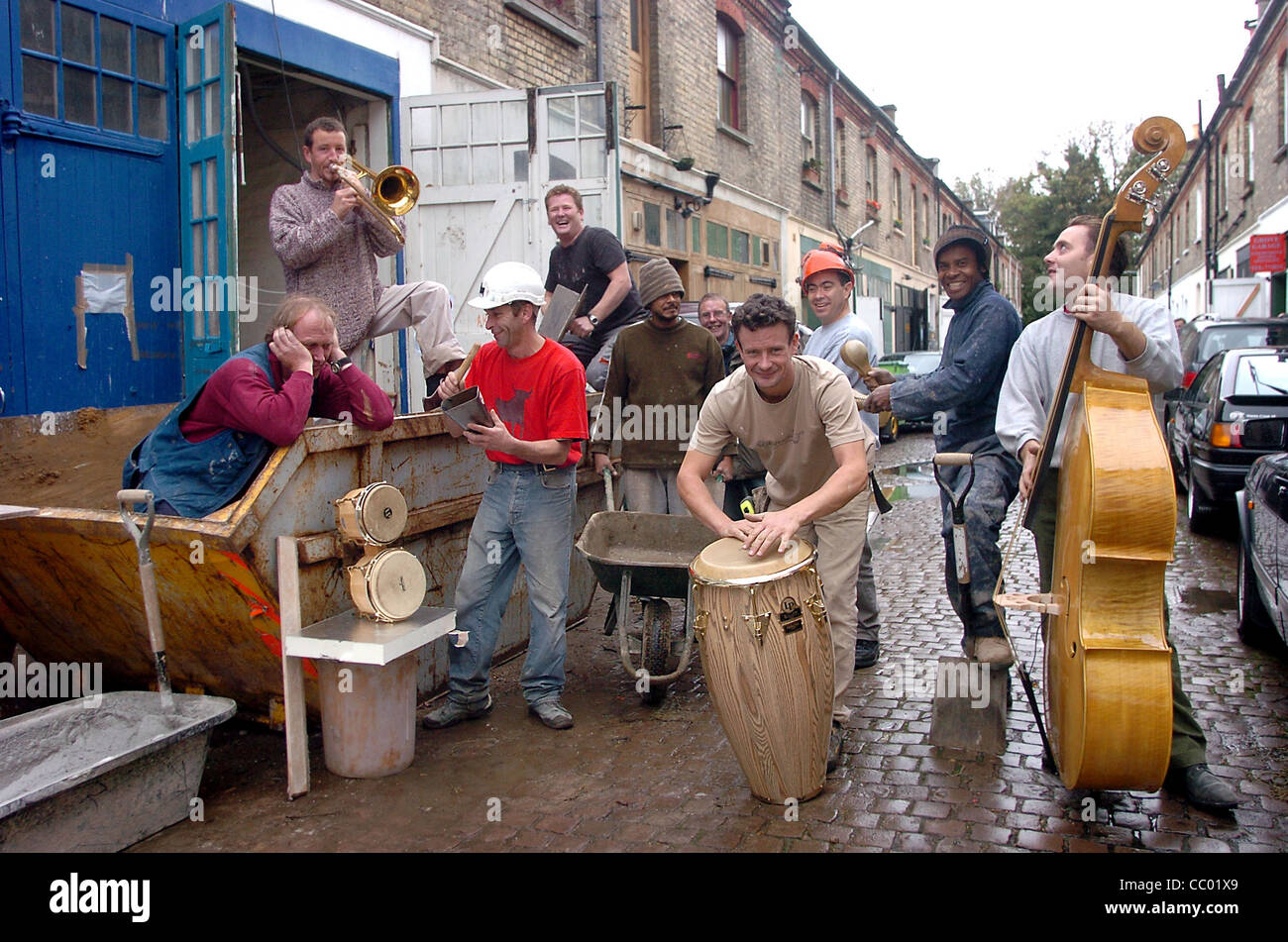 Builders musicians hi-res stock photography and images - Alamy
