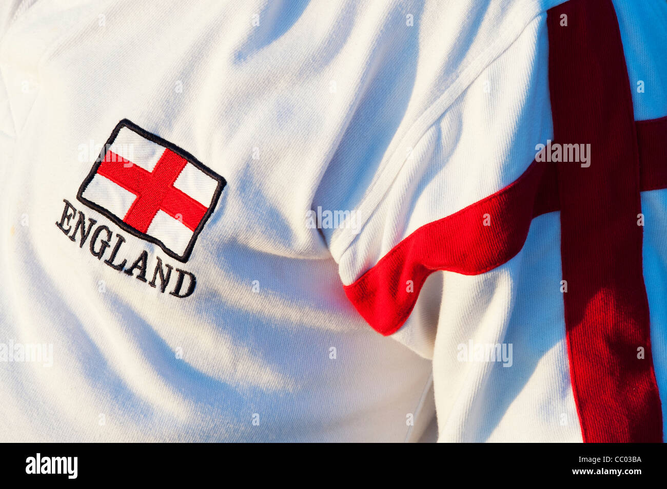 England flag logo on a shirt. Saint George cross Stock Photo - Alamy
