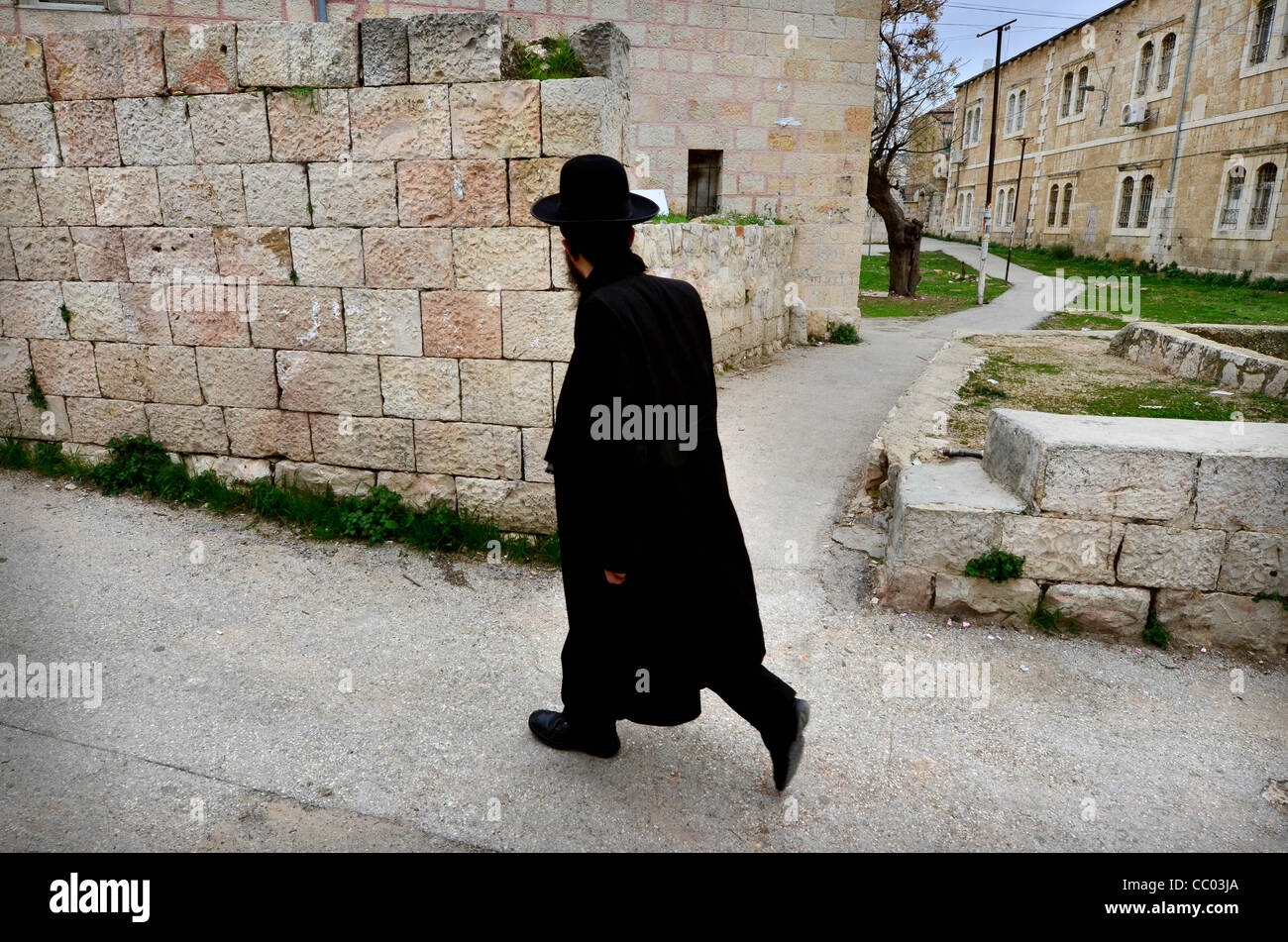 Orthodox Jewish Man Stock Photos & Orthodox Jewish Man Stock Images - Alamy