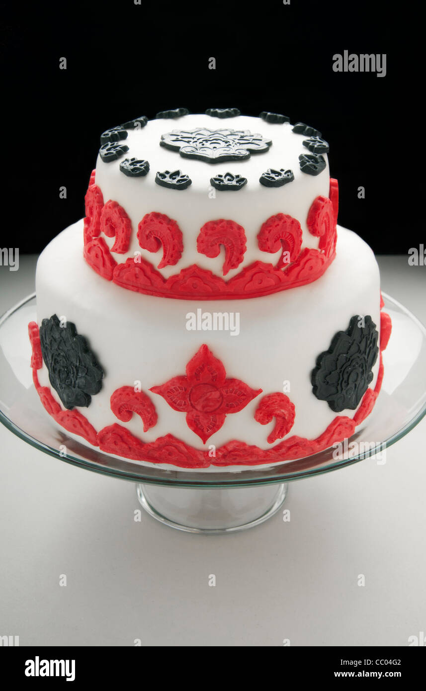 Red fondant hi-res stock photography and images - Alamy