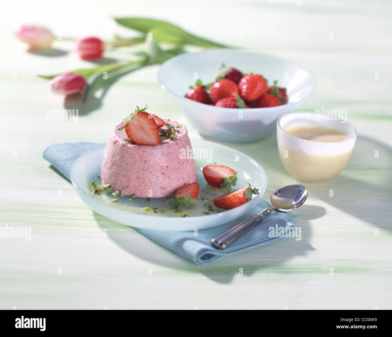 Spring mousse recipe hi-res stock photography and images - Alamy
