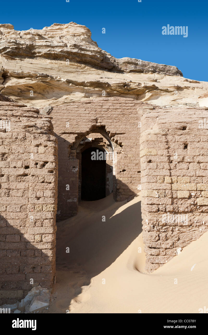 Protection tomb hi-res stock photography and images - Alamy