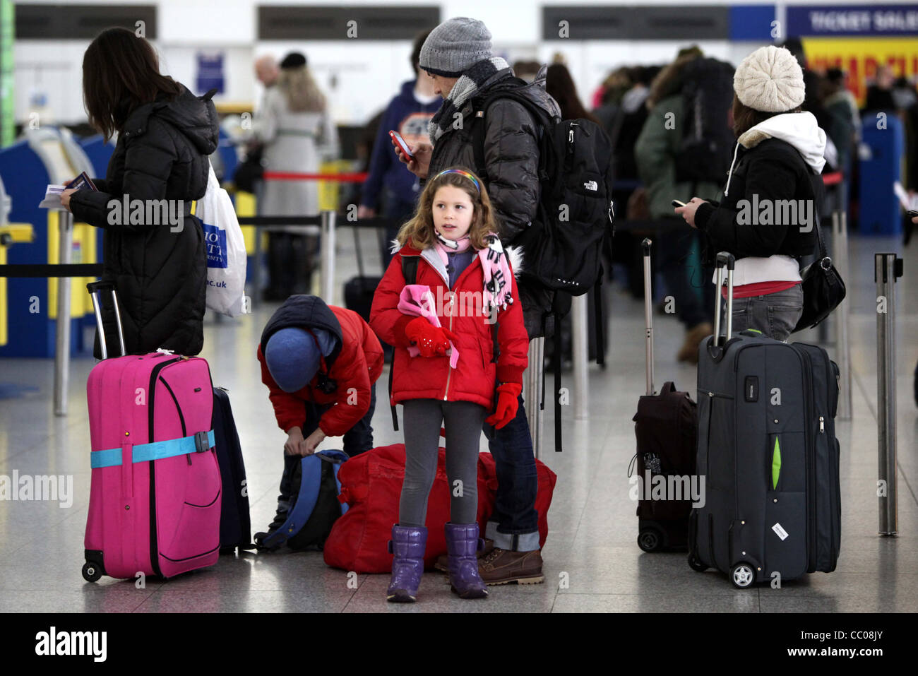 Patients queuing hi-res stock photography and images - Alamy