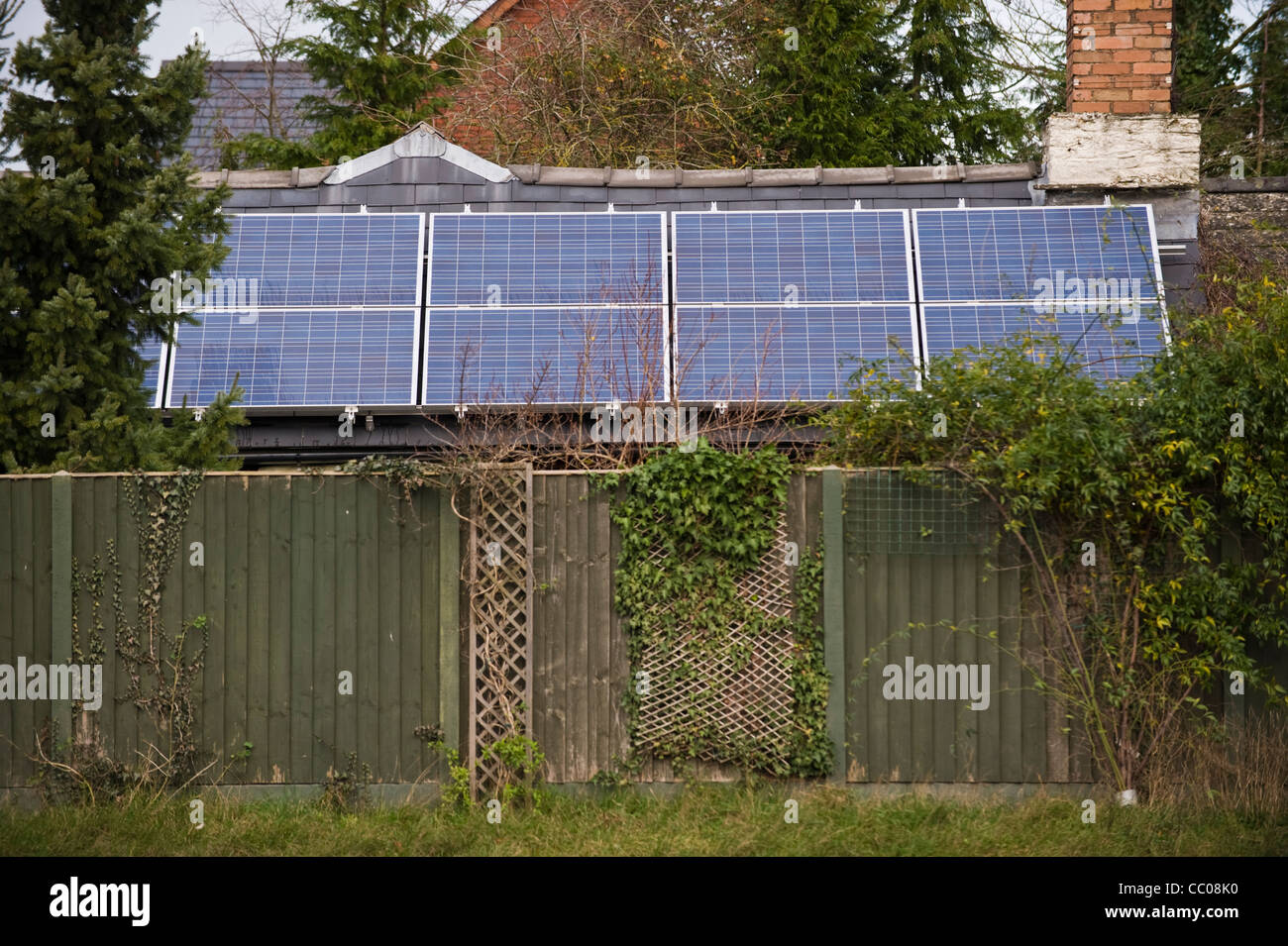 Solar panel cottage hi-res stock photography and images - Alamy