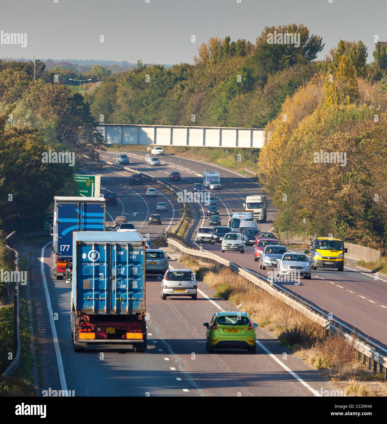 Dual carriageway road hi-res stock photography and images - Alamy