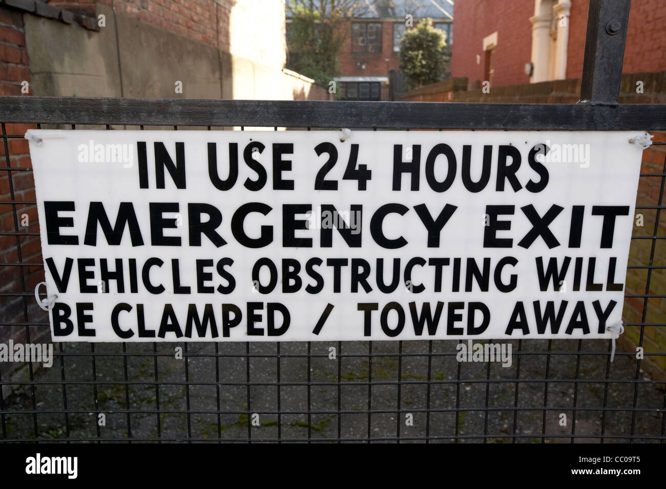 Emergency Vehicles Uk High Resolution Stock Photography and Images - Alamy