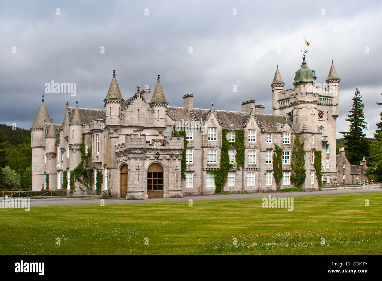 Deeside aberdeenshire scotland hi-res stock photography and images - Alamy