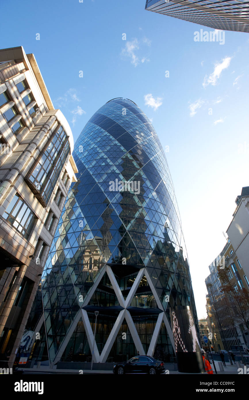 The swiss re gherkin building at 30 St Mary Axe city of London England ...