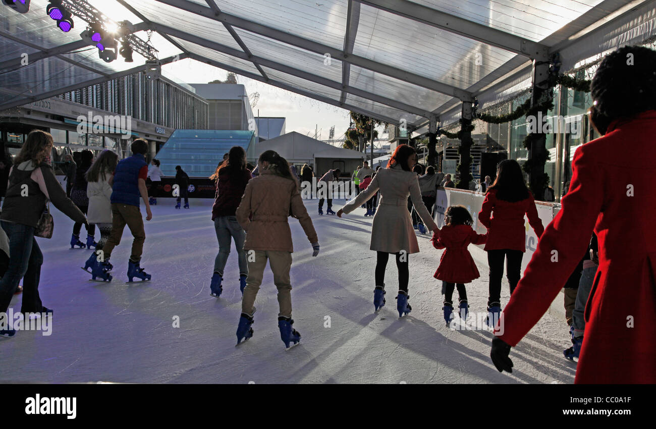 Ice rink skating olympics hi-res stock photography and images - Alamy