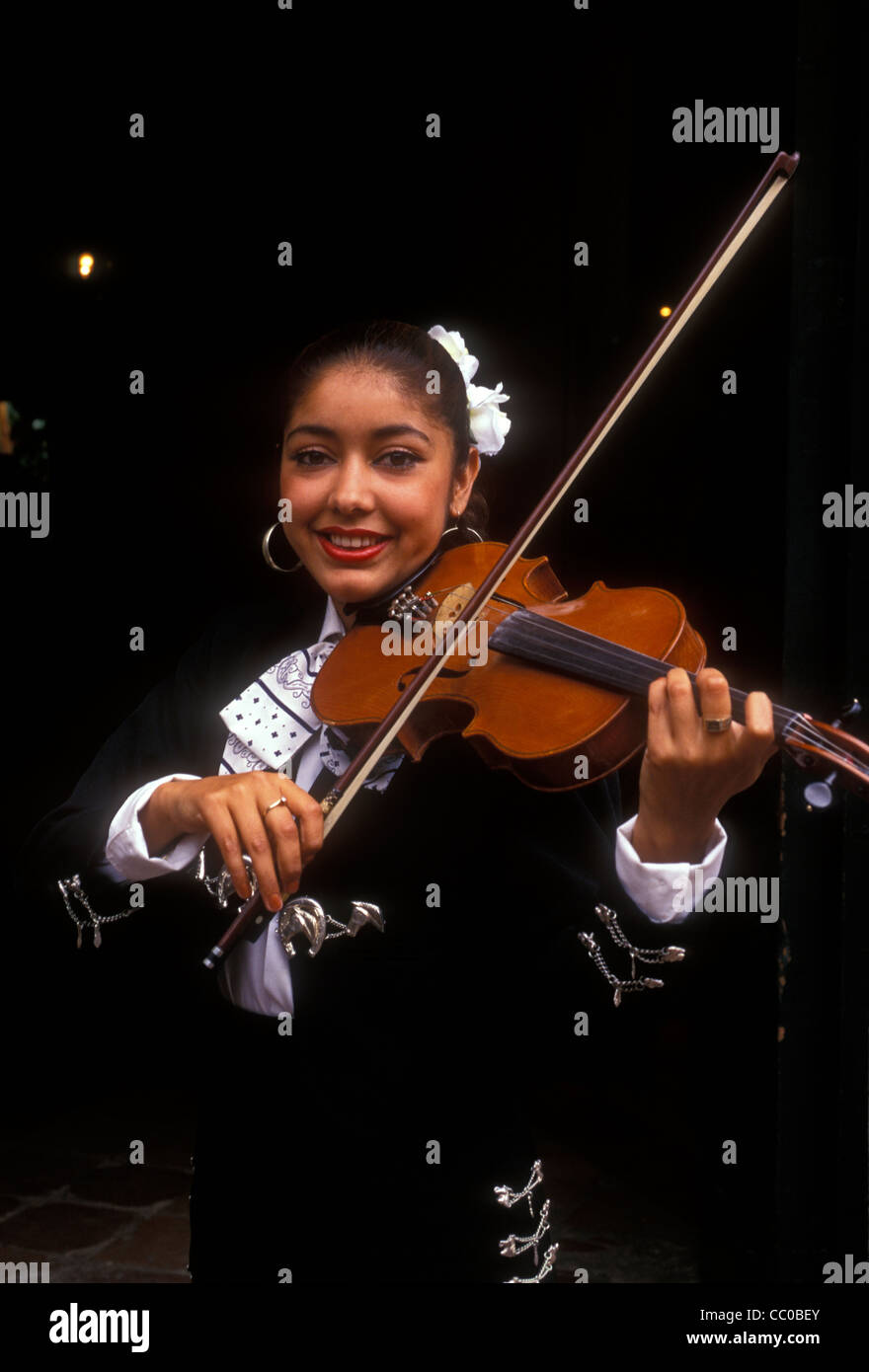 1, one, Mexican woman, Mexican, woman, violinist, playing violin Stock ...