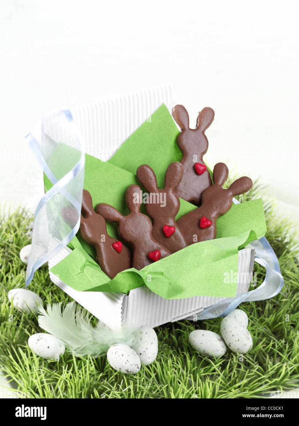 Bunnies in a box hi-res stock photography and images - Alamy