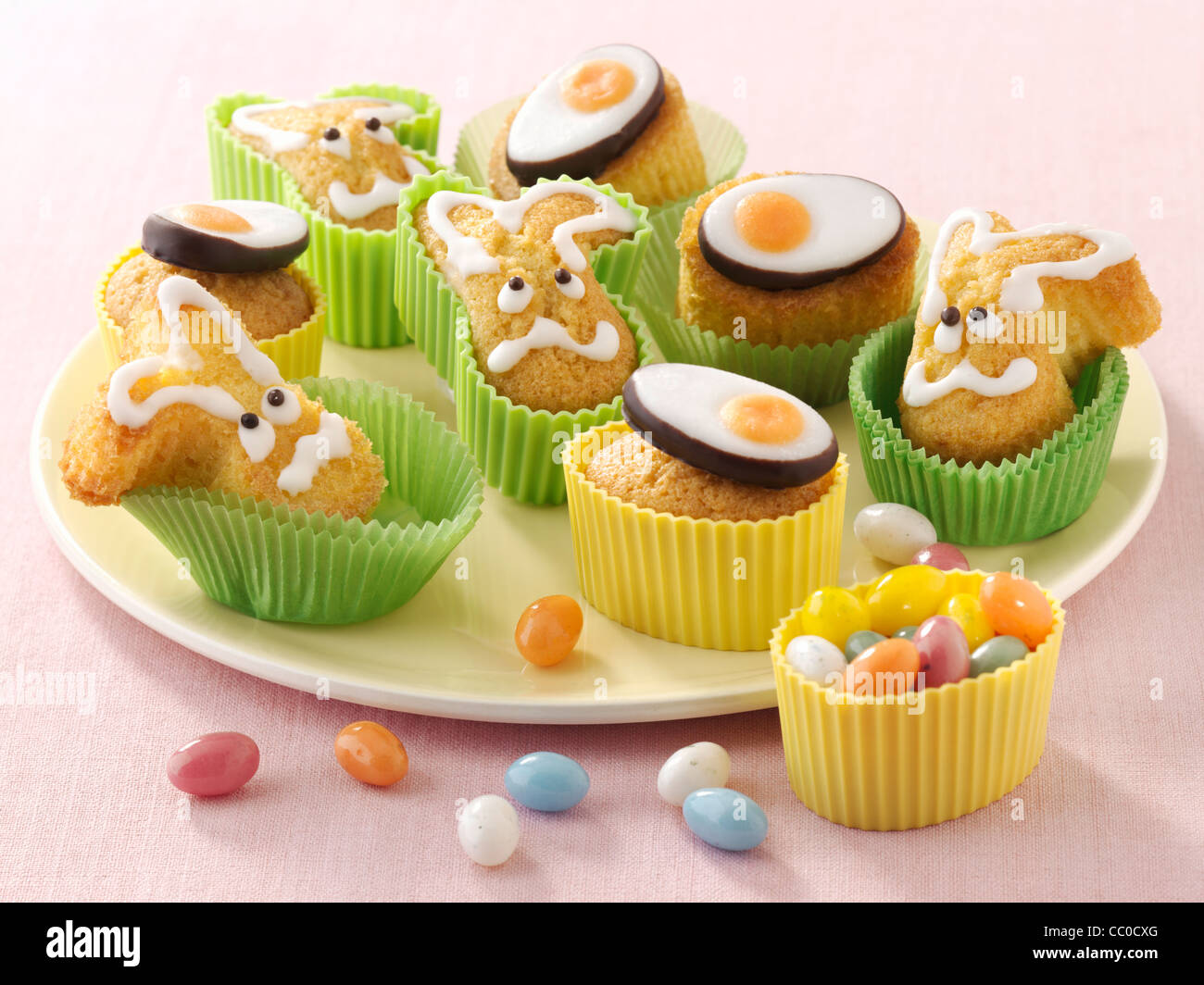 Faces powdered hi-res stock photography and images - Alamy