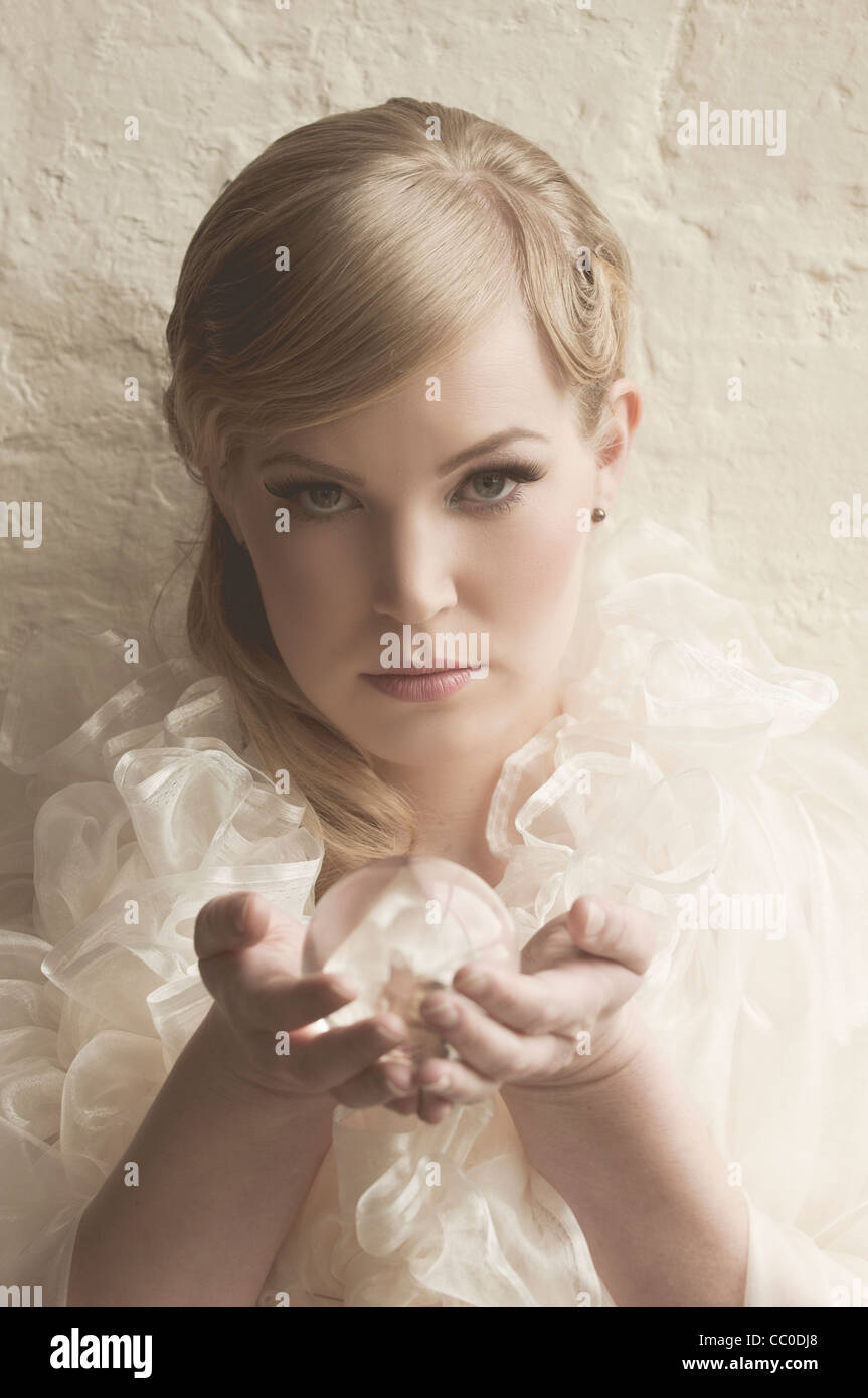 Crystal ball woman hi-res stock photography and images - Alamy