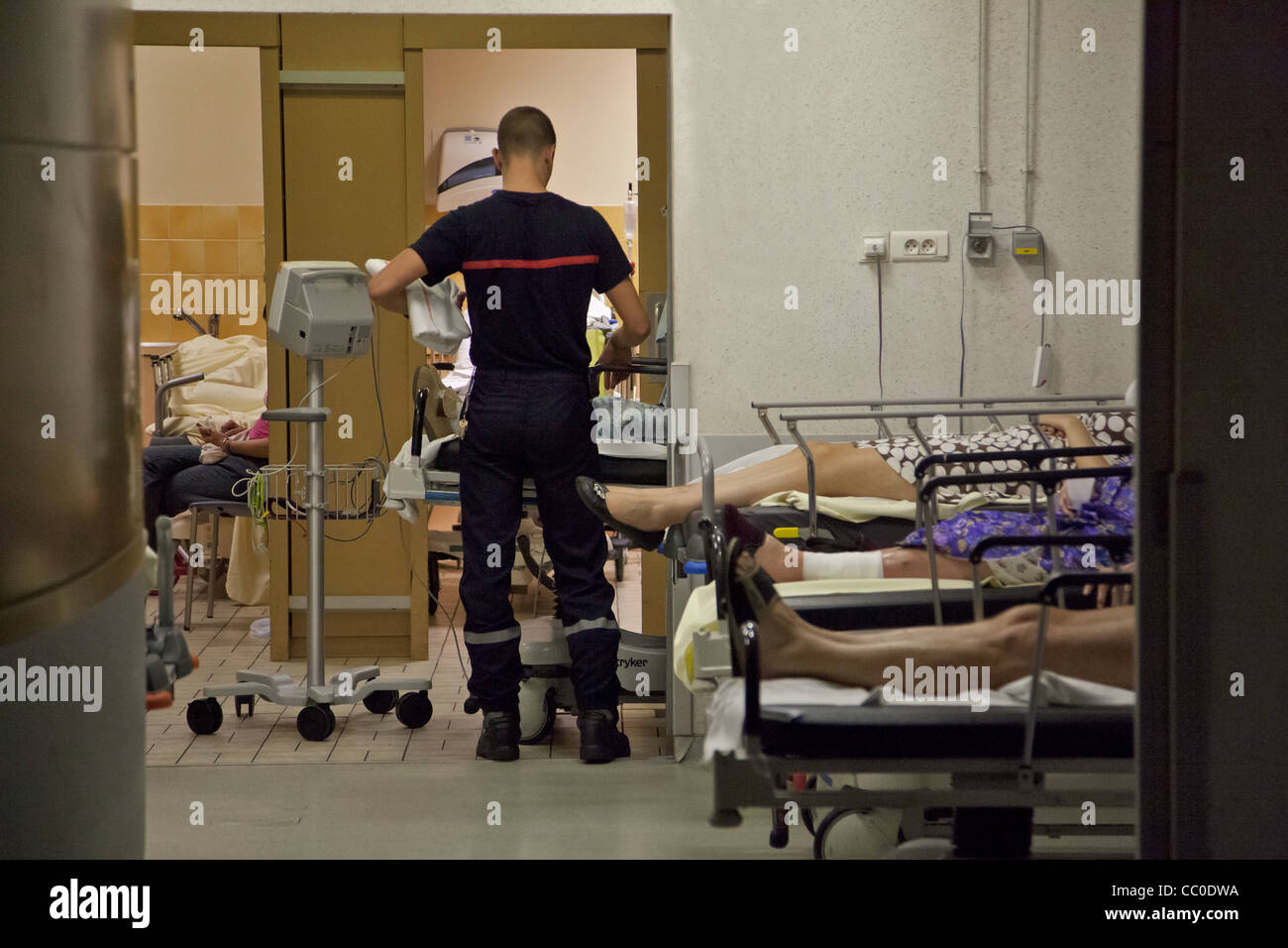 Crowded hospital hi-res stock photography and images - Alamy