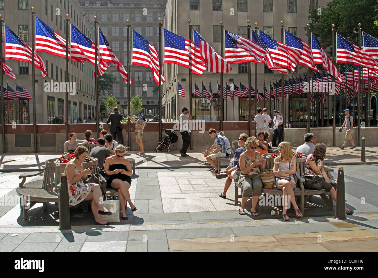 TERRACE OVERLOOKING ROCKEFELLER PLAZA, ROCKEFELLER CENTER, MIDTOWN ...