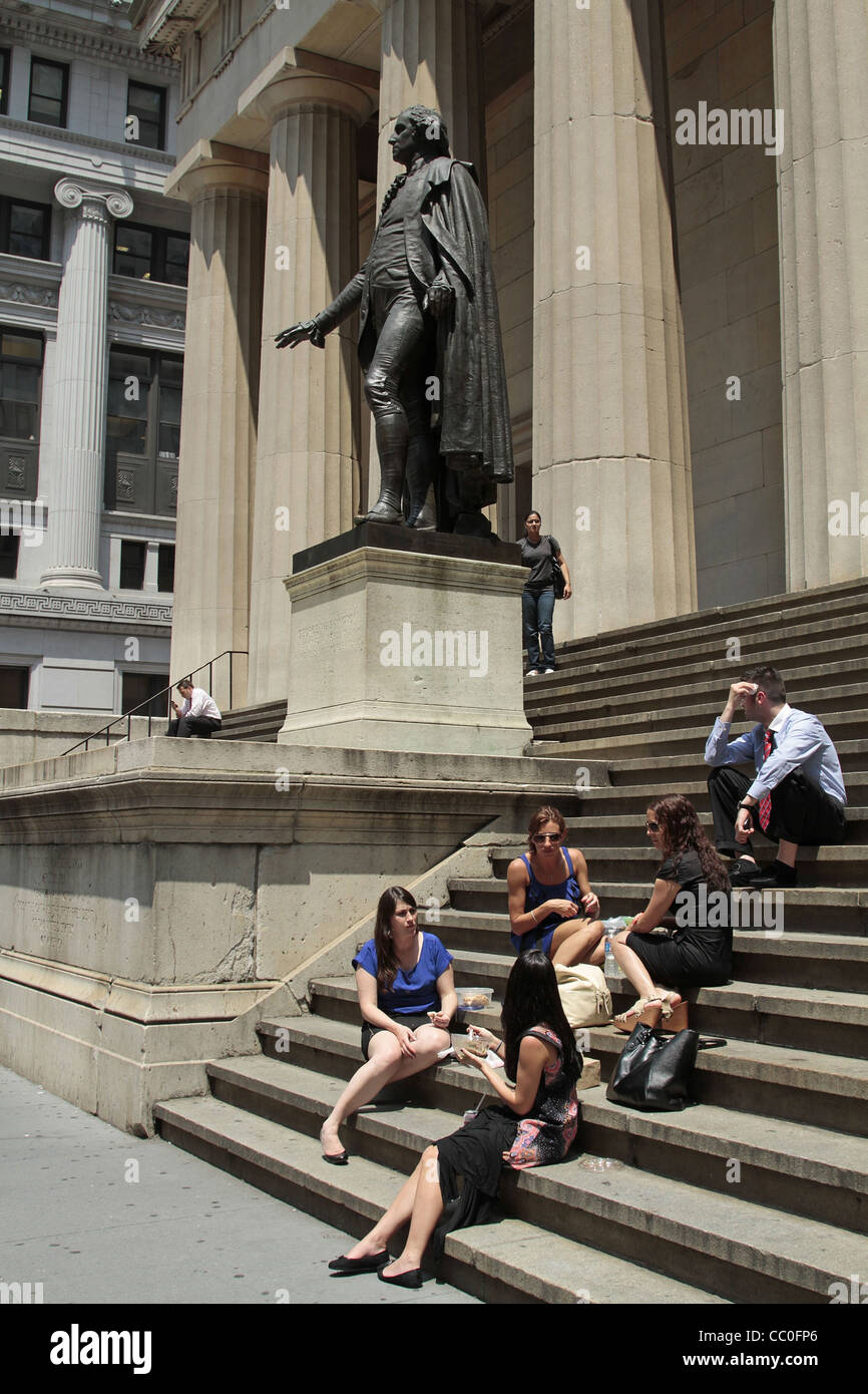 Bronze statue former new hi-res stock photography and images - Alamy