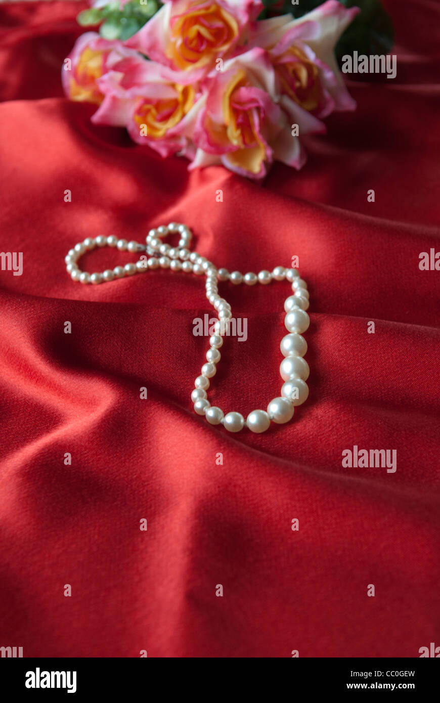 Satin flowers hi-res stock photography and images - Alamy