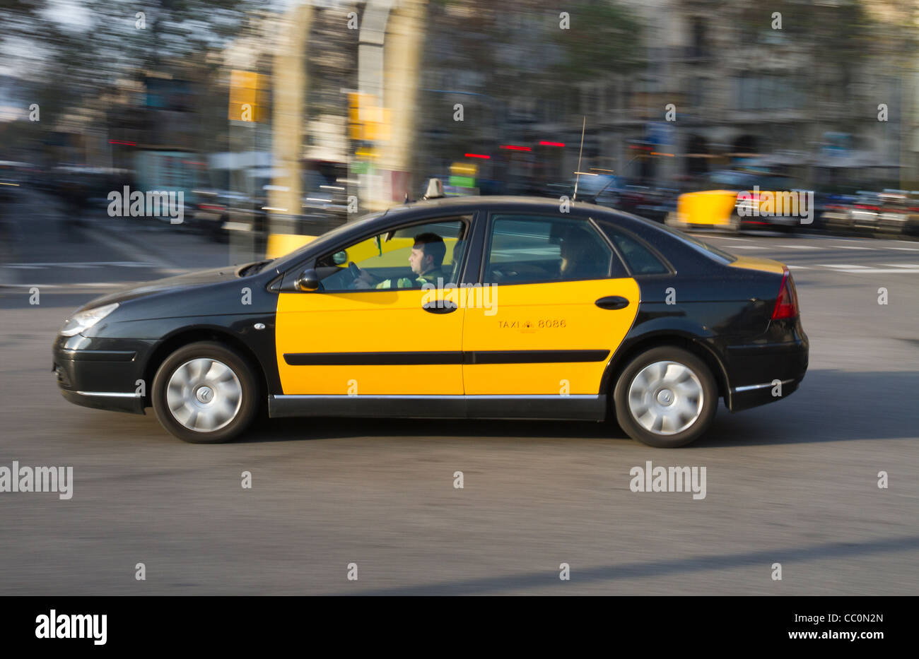Taxi taxis street hi-res stock photography and images - Alamy
