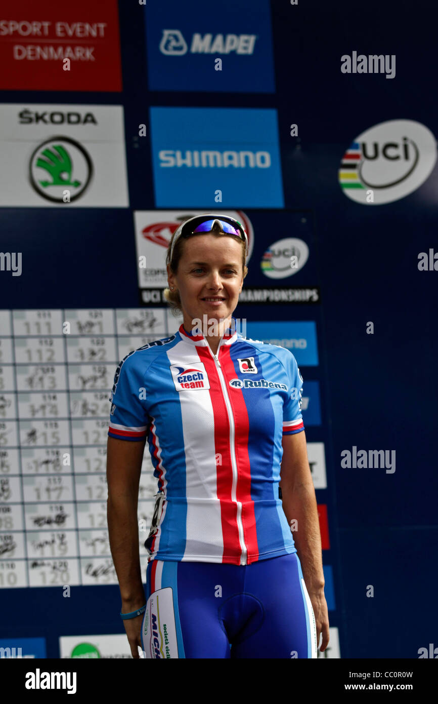 Before the race elite Women Cycling Road-races in the 2011 World ...