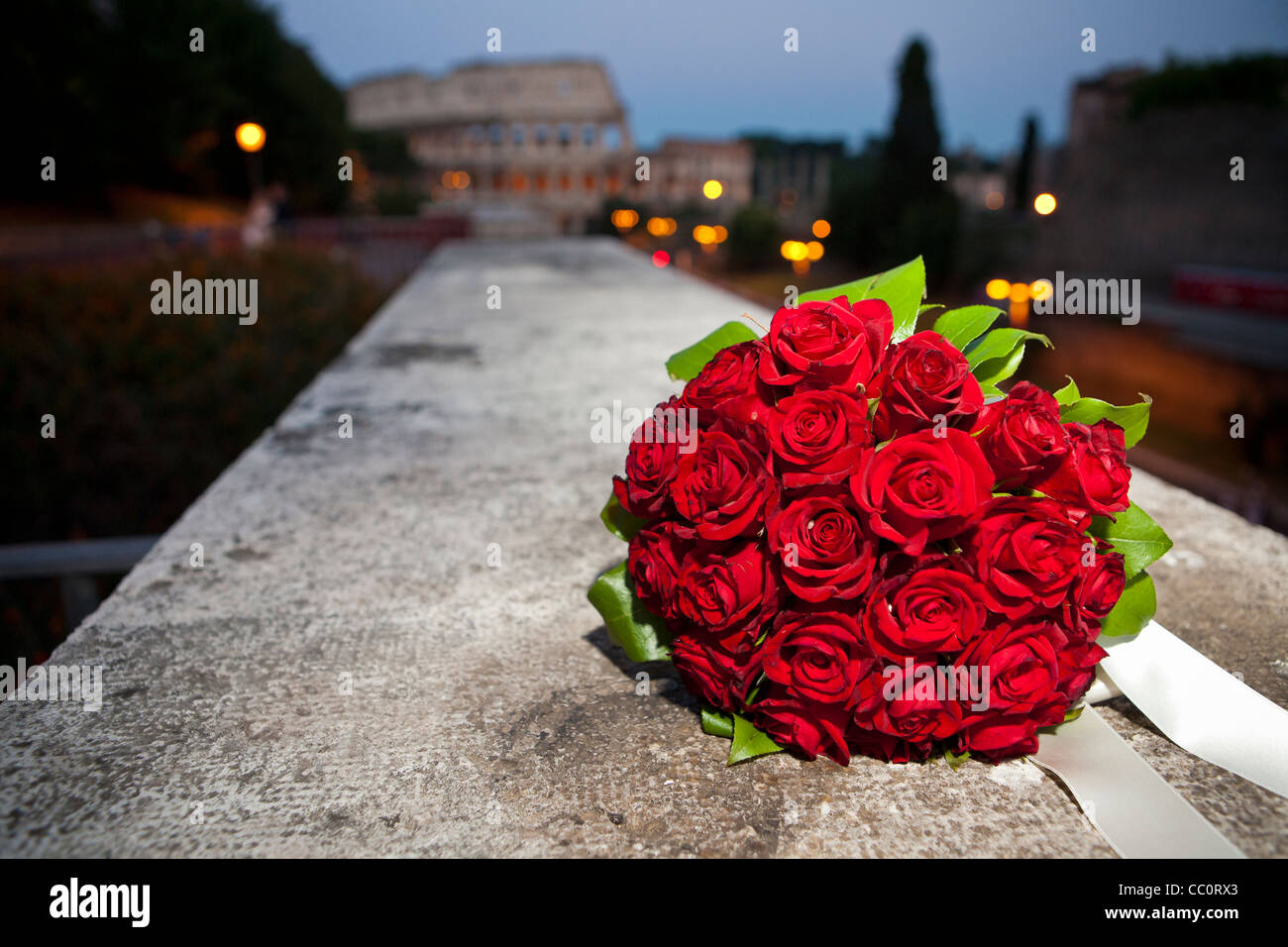 Romantic scene red roses bouquet hi-res stock photography and images ...